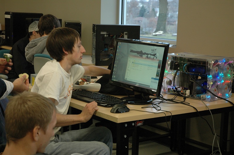 Students at William Penn University Applied Technology Display What ...