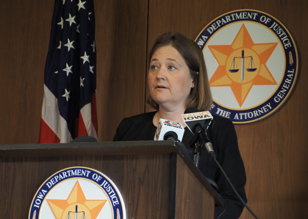 Iowa Attorney General Brenna Bird files lawsuit against Roblox ...